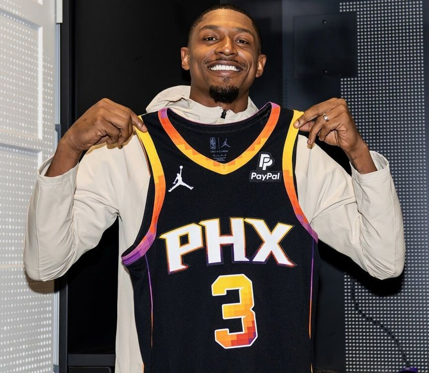 Брэдли Бил попозировал с майкой «Финикса» - НБА - Баскетбол на Slamdunk ...